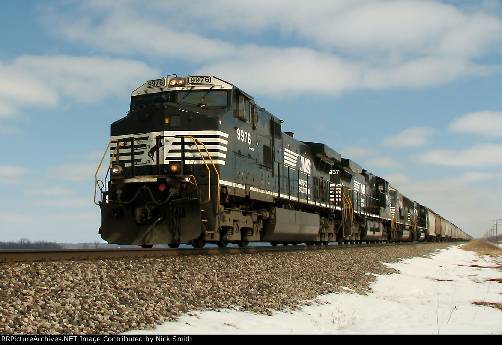 BNSF 9976